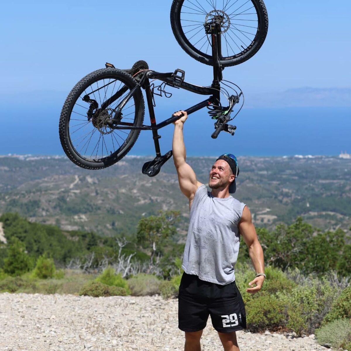 Wingen, Kiten und Surfen auf Rhodos - Surf & Kite Theologos